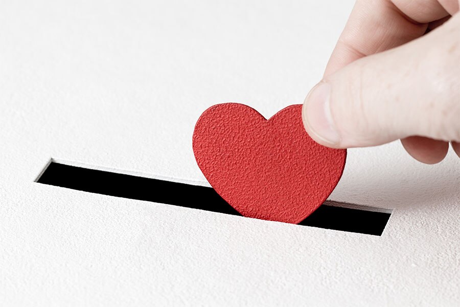 Not-for-Profit vs. Nonprofit: How to Choose a Charity | Charles Schwab