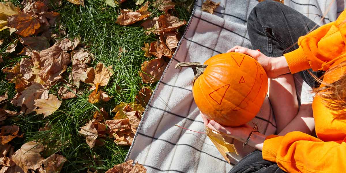 Avoid these 9 Scary Money Mistakes | Schwab MoneyWise