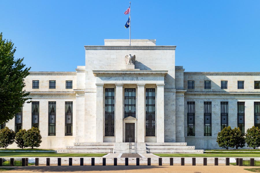 Fed Governors: Who They Are and Their Roles | Charles Schwab