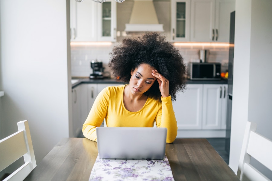 Reduce Emotional Trading with Robo-Advisors | Charles Schwab